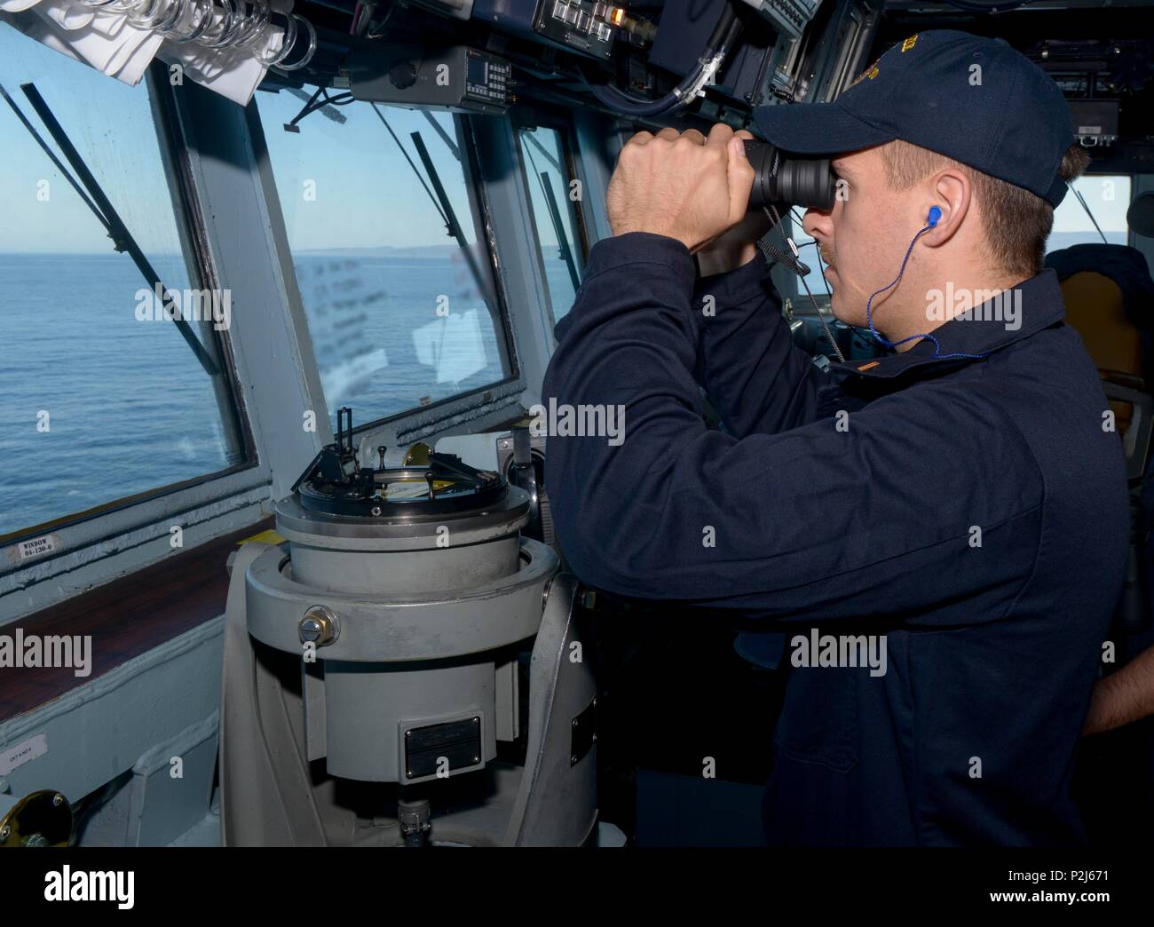 PACIFIC OCEAN (Sep. 26,2016) - Petty Officer 2nd Class Keenan Gilchrist ...