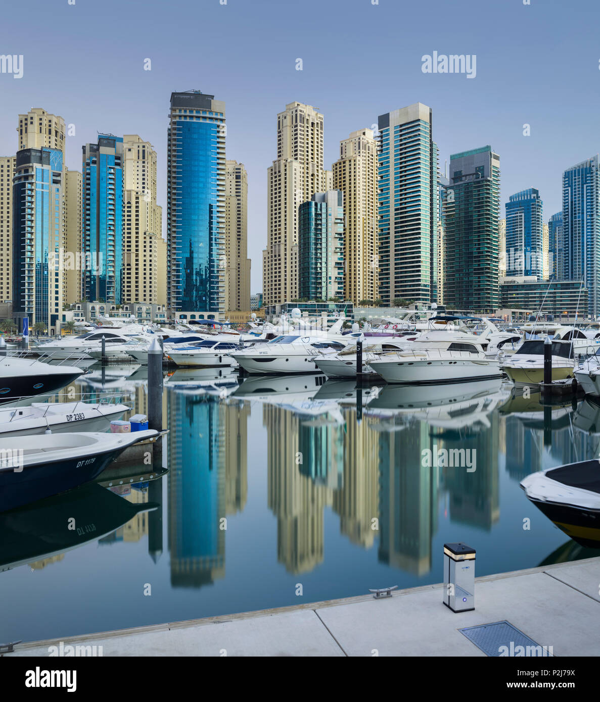 Yachts in the harbour at Dubai Marina and skyscrapers, Dubai, Unites ...