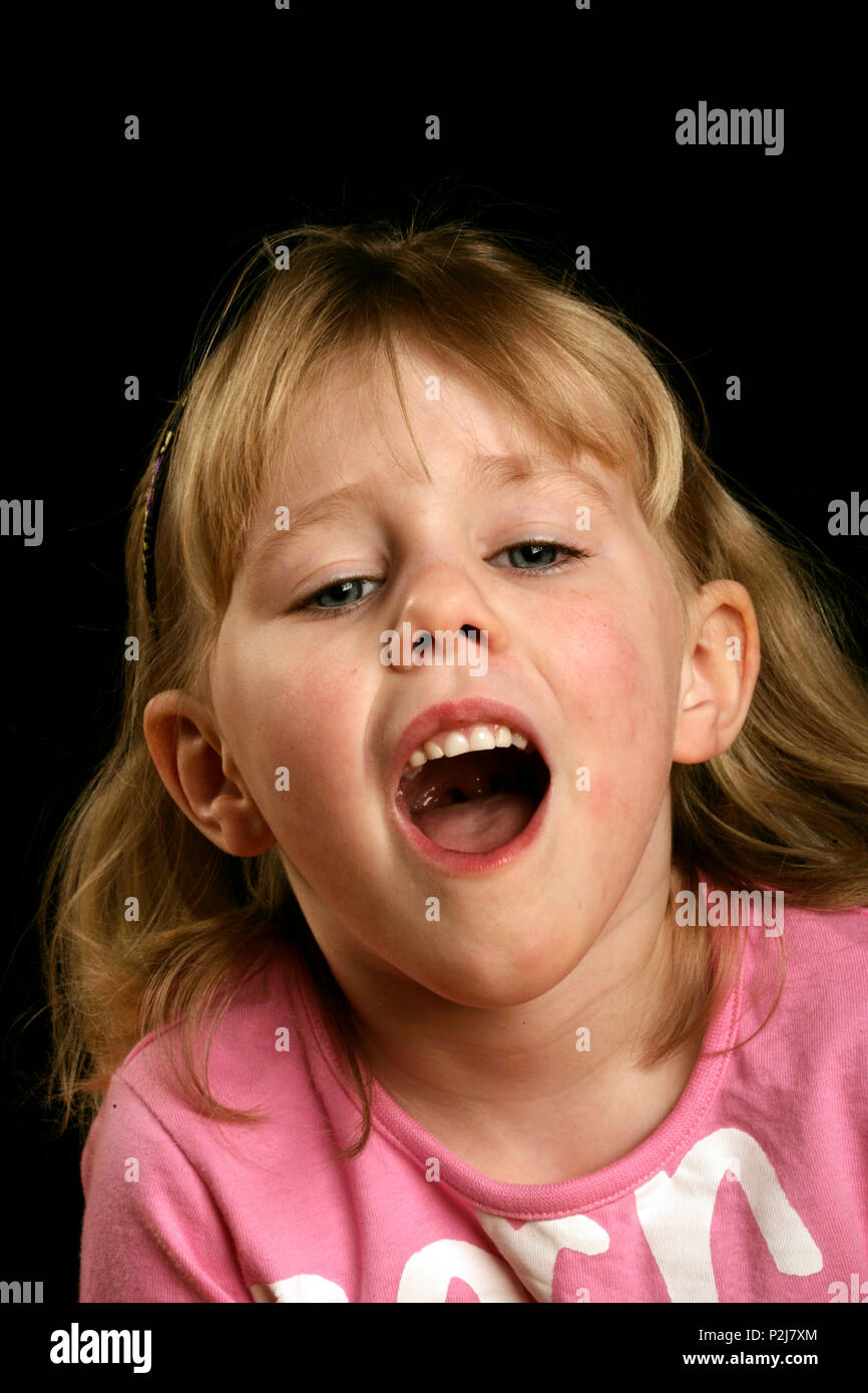 young girl singing Stock Photo - Alamy
