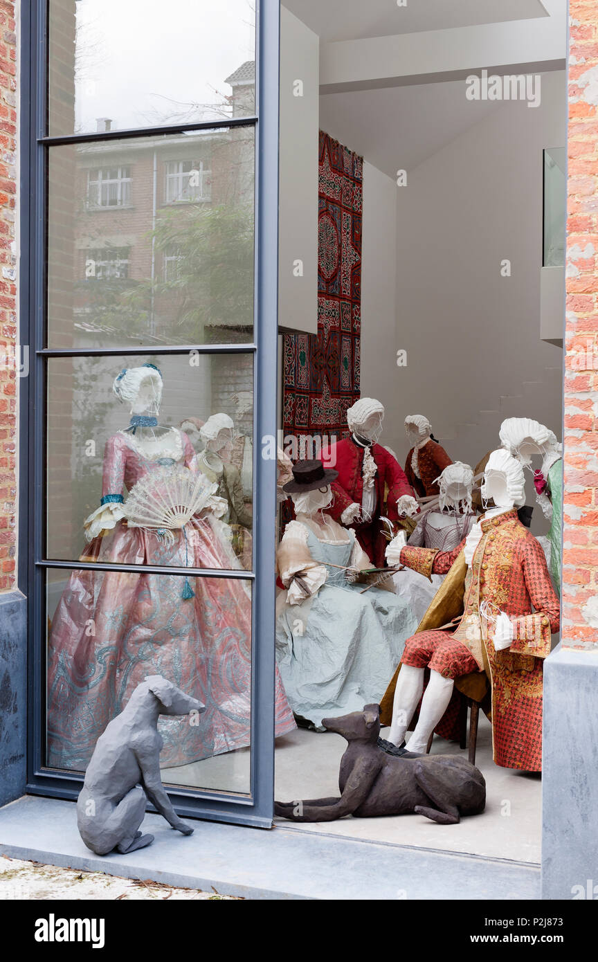 Mannequins wearing paper 18th century style clothing Stock Photo - Alamy