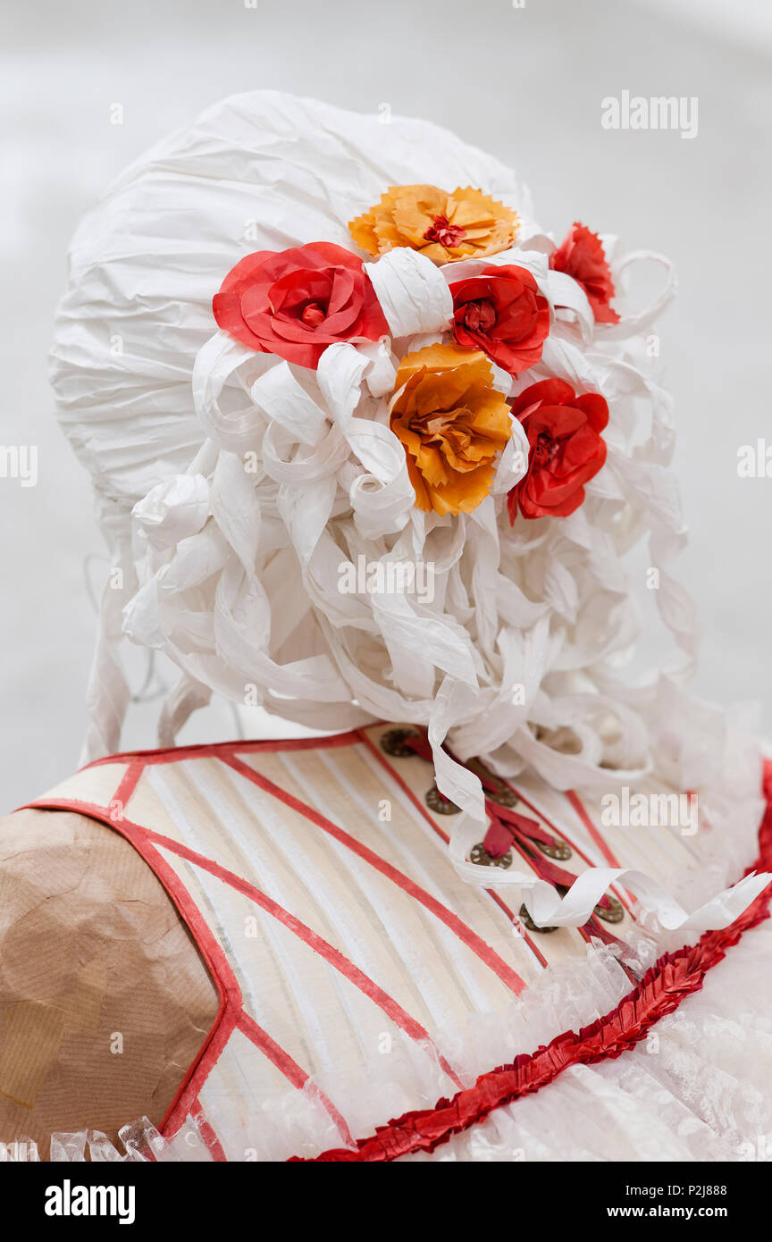 Mannequin with paper hairstyle Stock Photo - Alamy