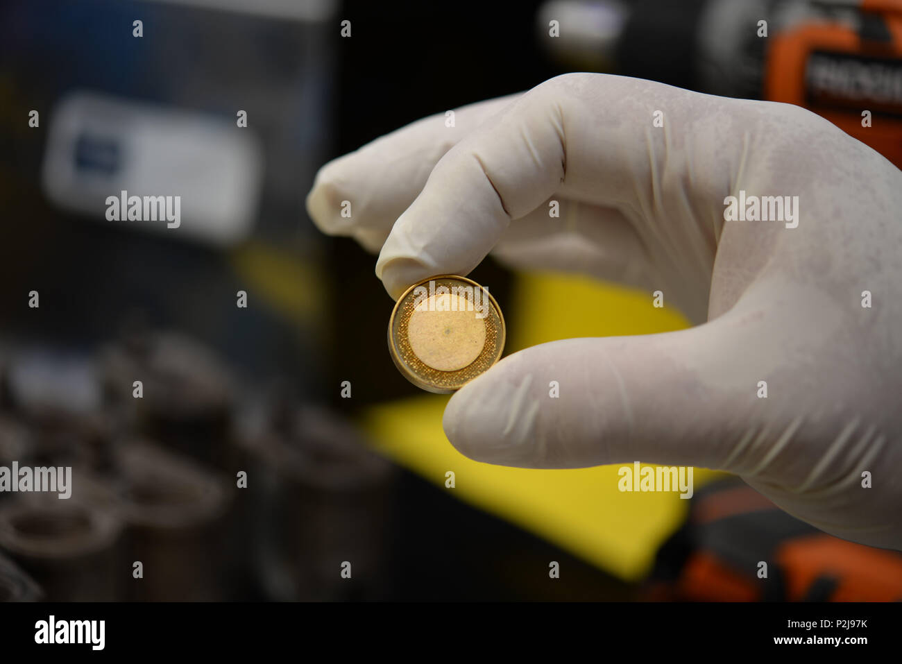 Americium 241 hi-res stock photography and images - Alamy