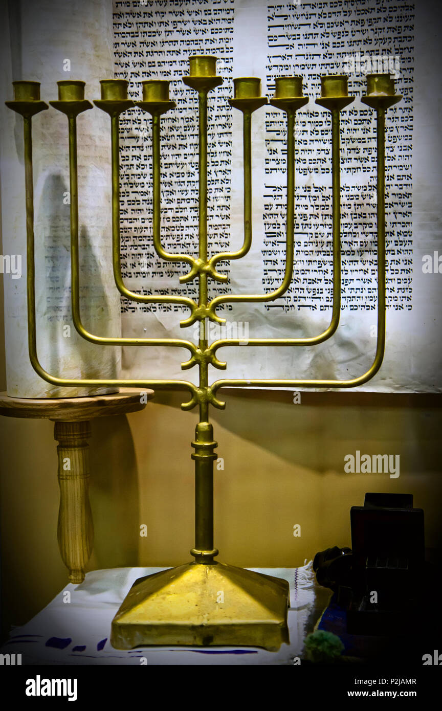Ancient torah jewish scroll hi-res stock photography and images - Alamy