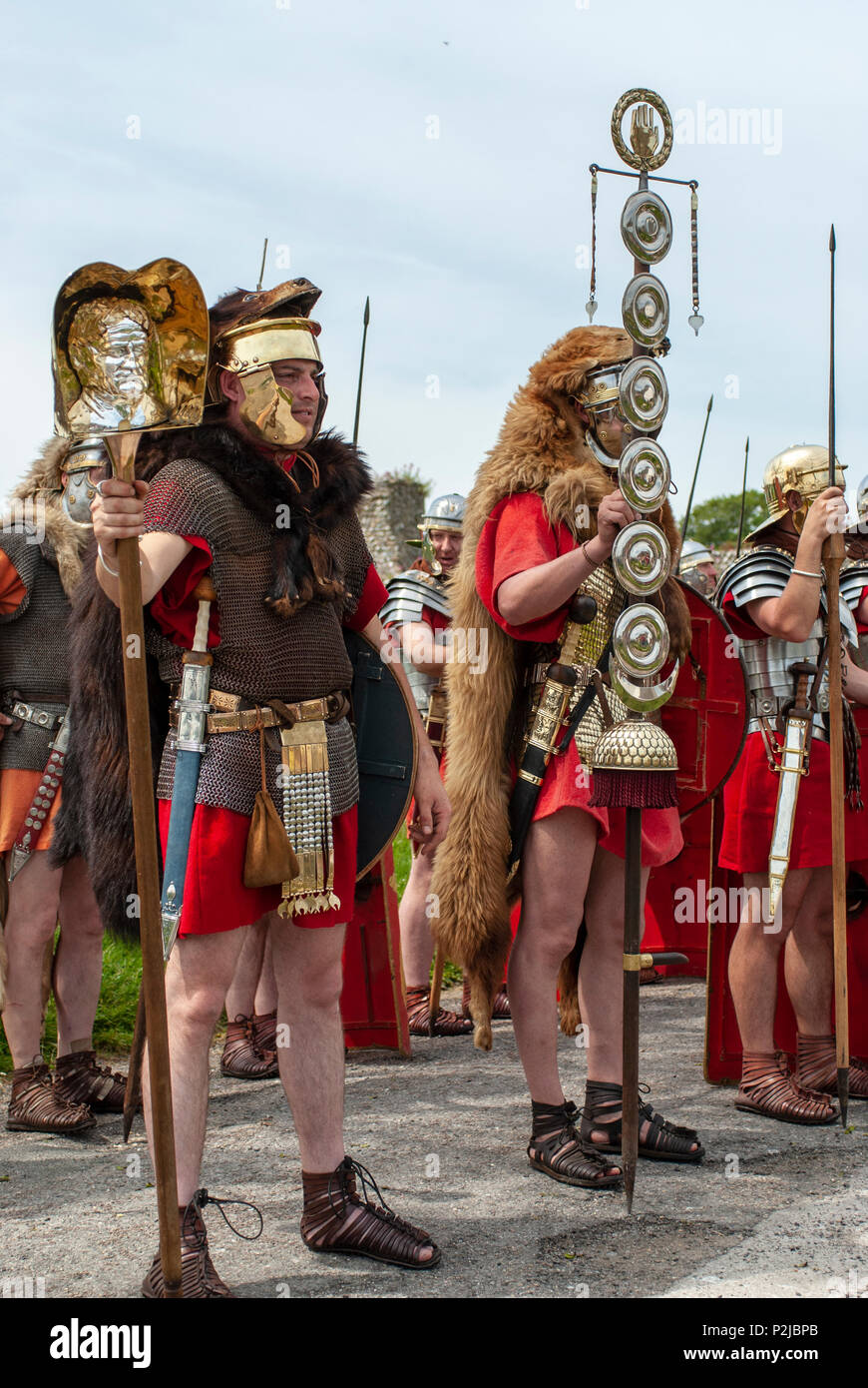 Romans in Britain! Re-enactment soldiers at Portchester Castle ...