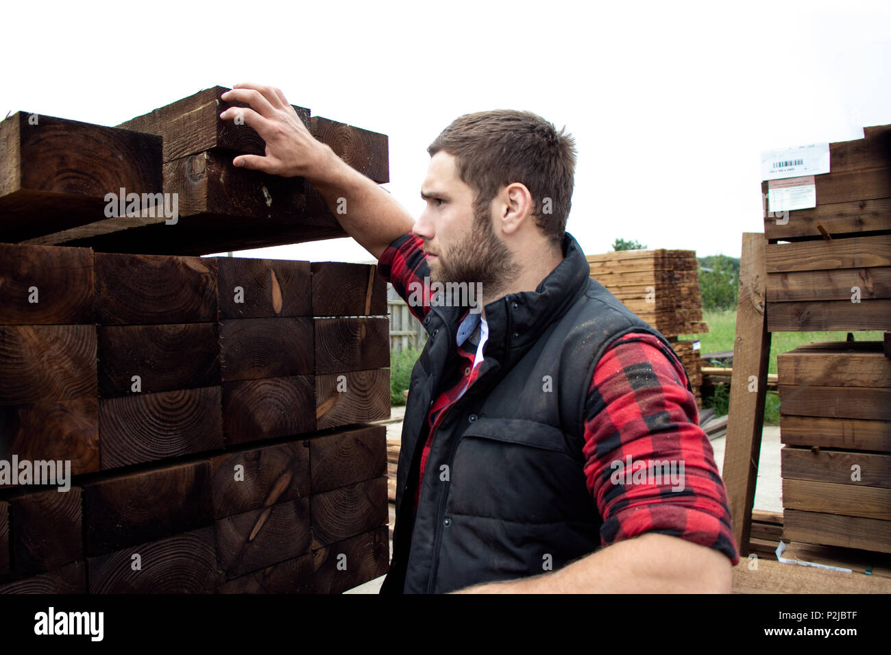 Timber struts hi-res stock photography and images - Alamy
