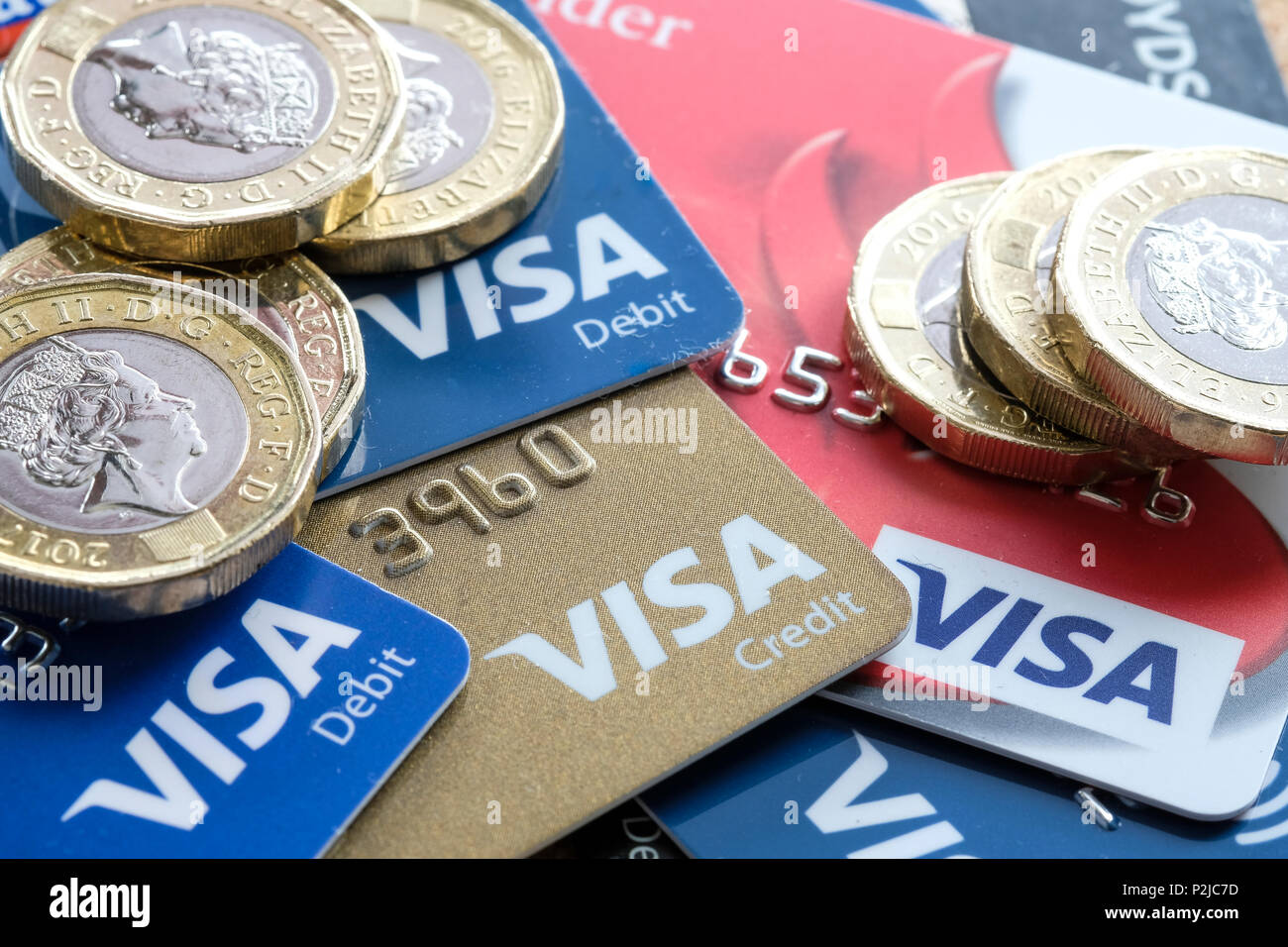 Credit cards uk hi-res stock photography and images - Alamy