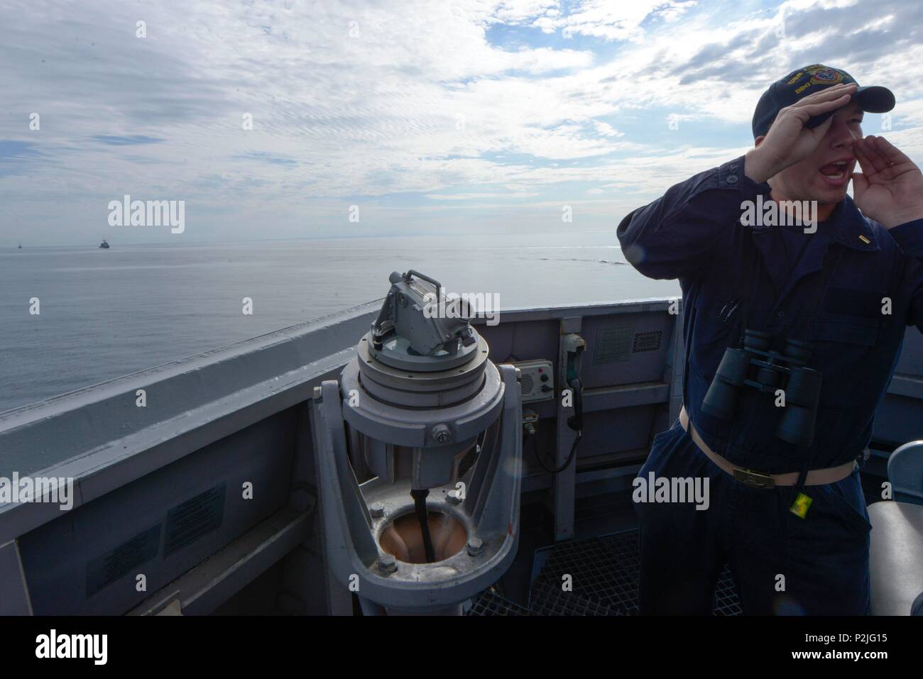 Submarine maneuvering hi-res stock photography and images - Alamy