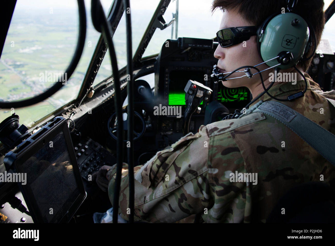 Halo ii hi-res stock photography and images - Alamy