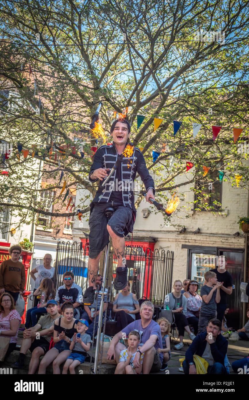 Street Entertainment Kings Square, York City Centre, Yorkshire Stock ...
