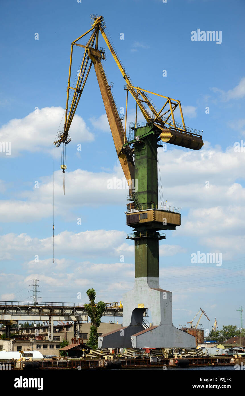 Heavy machine industry port hi-res stock photography and images - Alamy