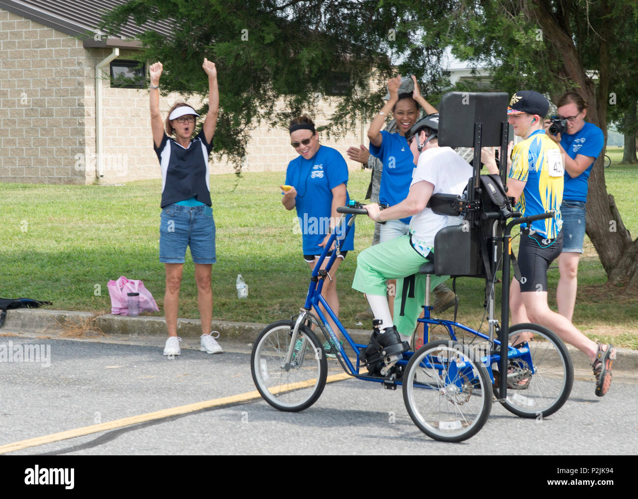Cycling in special olympics event hi-res stock photography and images ...