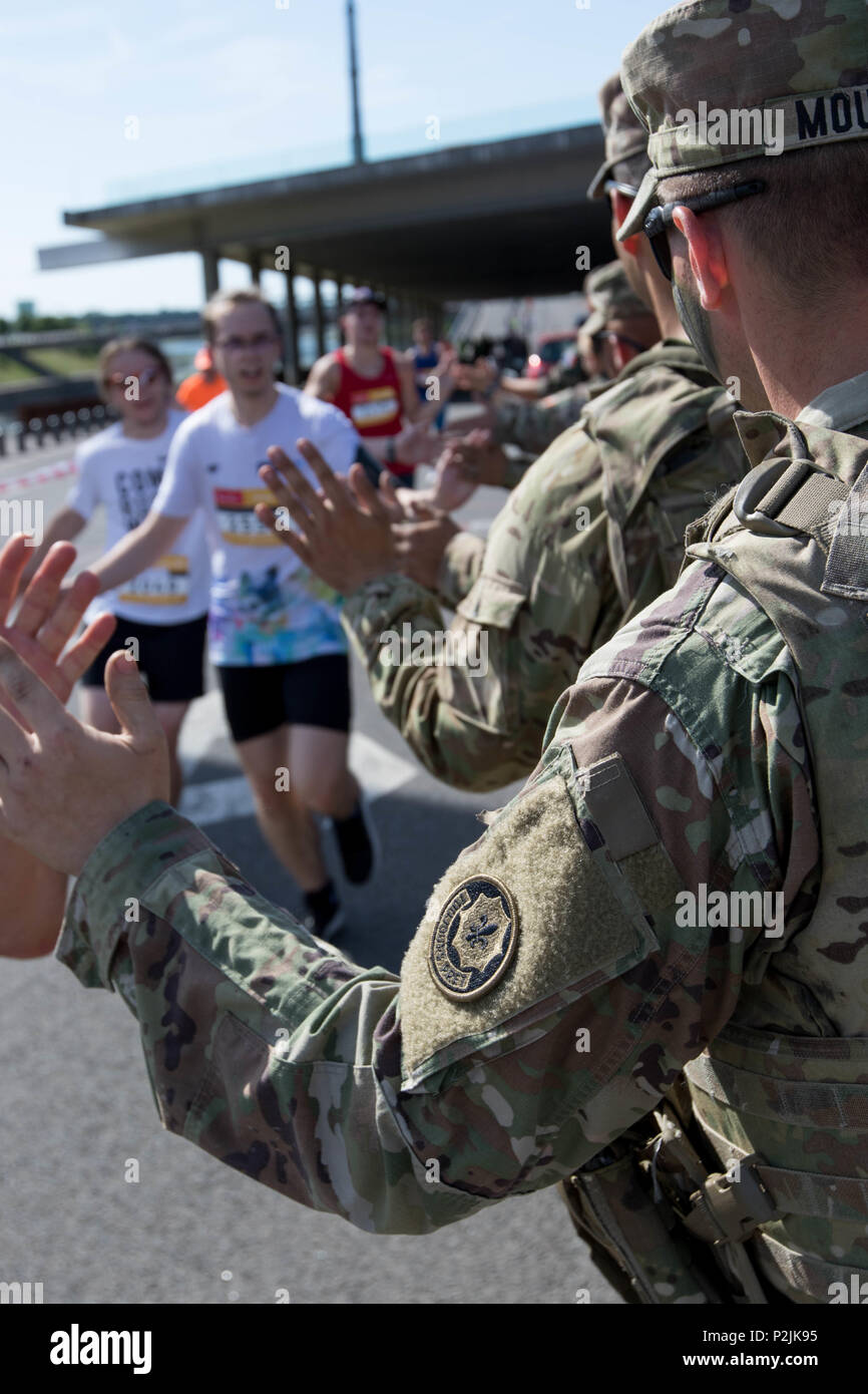 Soldiers with Regimental Support Squadron, 2d Cavalry Regiment (2CR ...