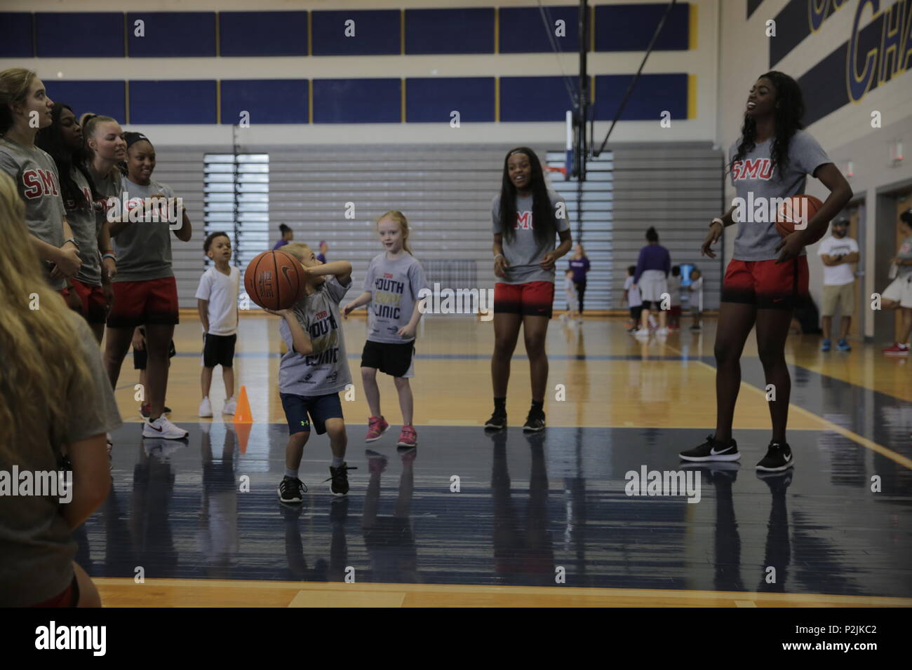 Members of the Southern Methodist University women's basketball team ...