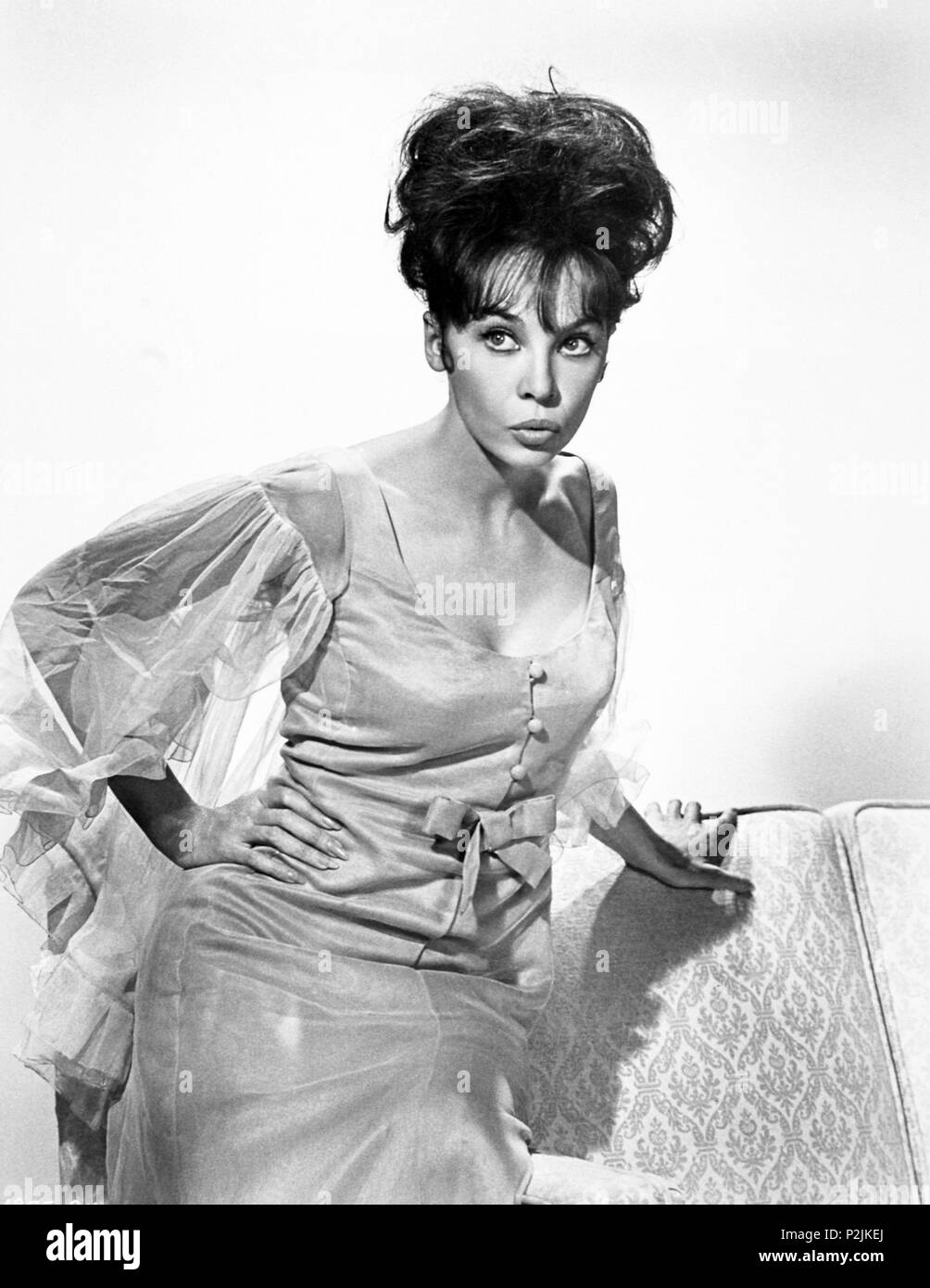 Stars: LESLIE CARON Stock Photo - Alamy