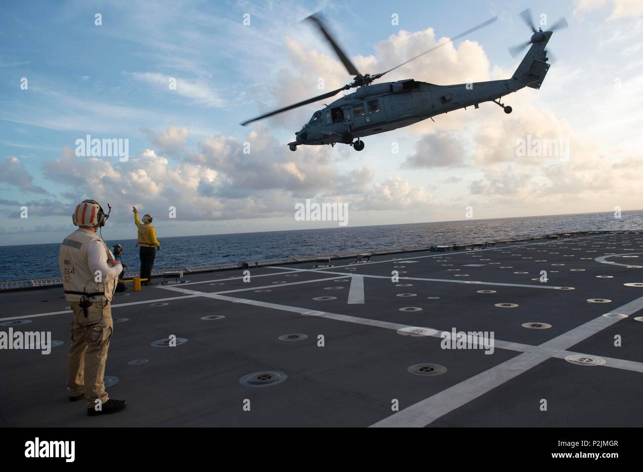 160929-N-MW990-101 PACIFIC OCEAN (September 29, 2016) Chief Petty ...