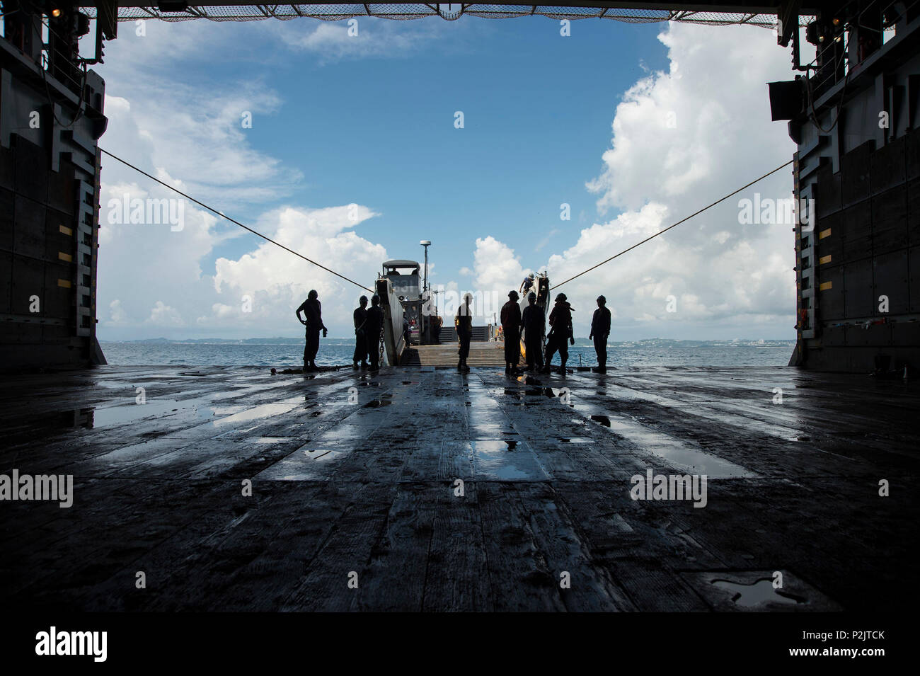 Landing craft unit 1631 hi-res stock photography and images - Alamy