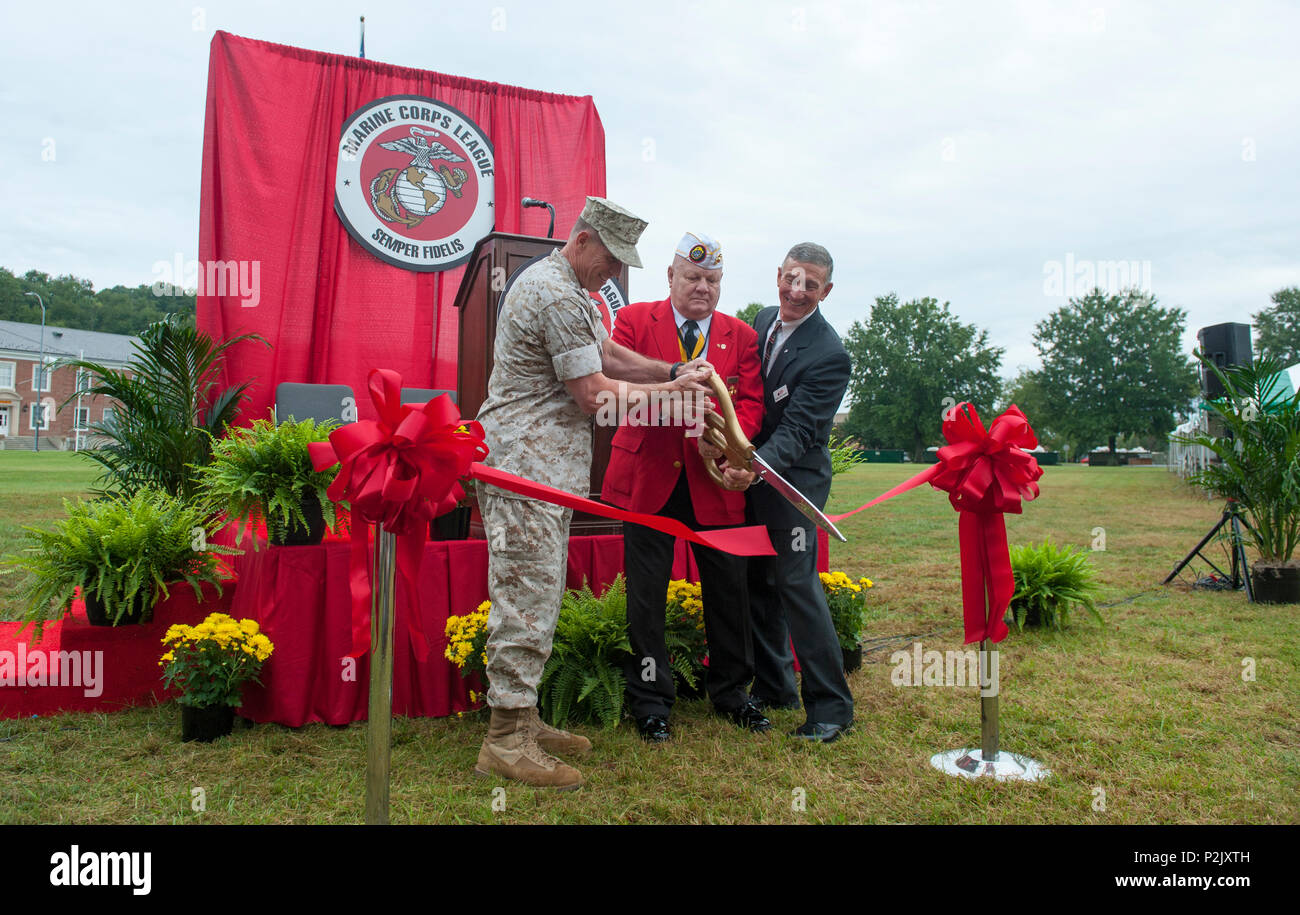 Maj gen robert d walsh hi-res stock photography and images - Alamy