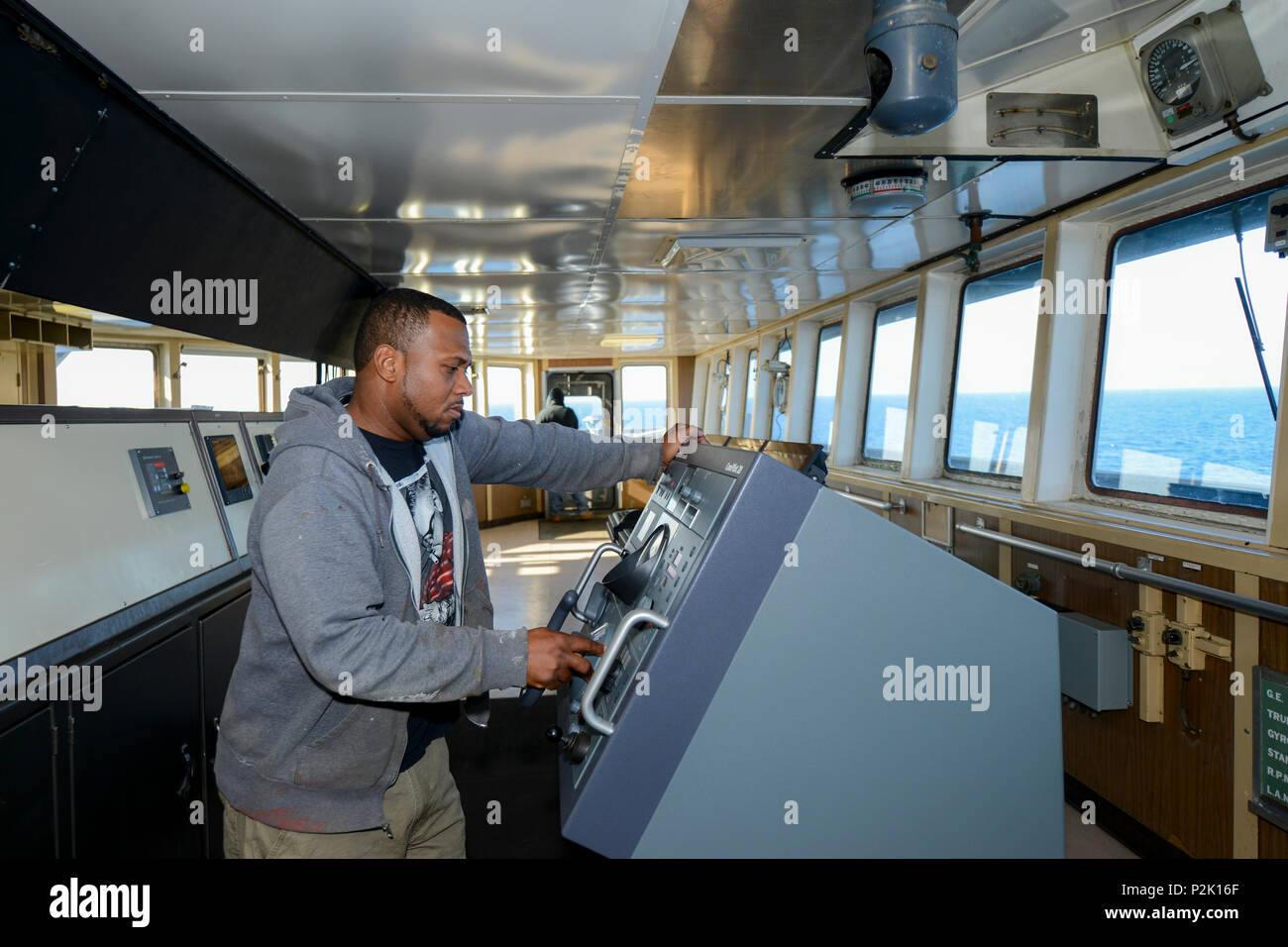 160930-N-QL471-246 PACIFIC OCEAN (Sept. 30, 2016) A merchant mariner ...