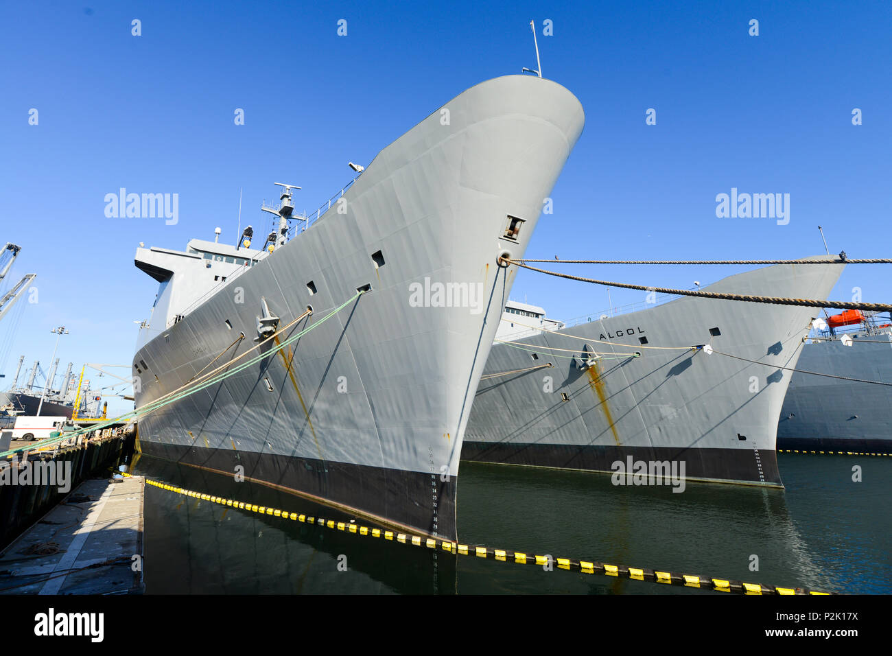 160928-N-QL471-118 ALAMEDA, Calif. (Sept. 28, 2016) Fast sealift ship ...