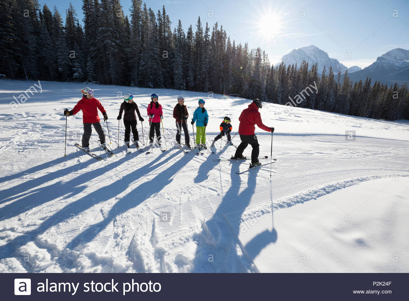 Asian family group hi-res stock photography and images - Alamy