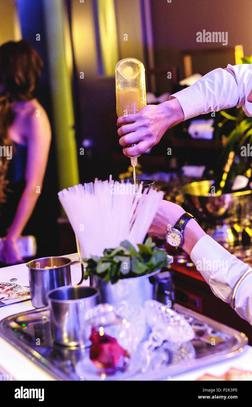 Party woman serve drinks party hi-res stock photography and images - Alamy