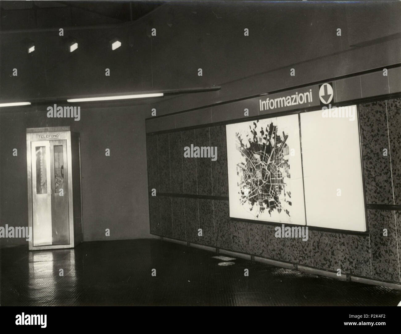 Metropolitana di milano vintage hi-res stock photography and images - Alamy