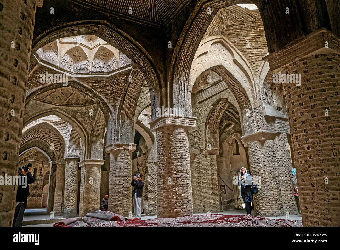 Isfahan Old Mosque interior Stock Photo - Alamy