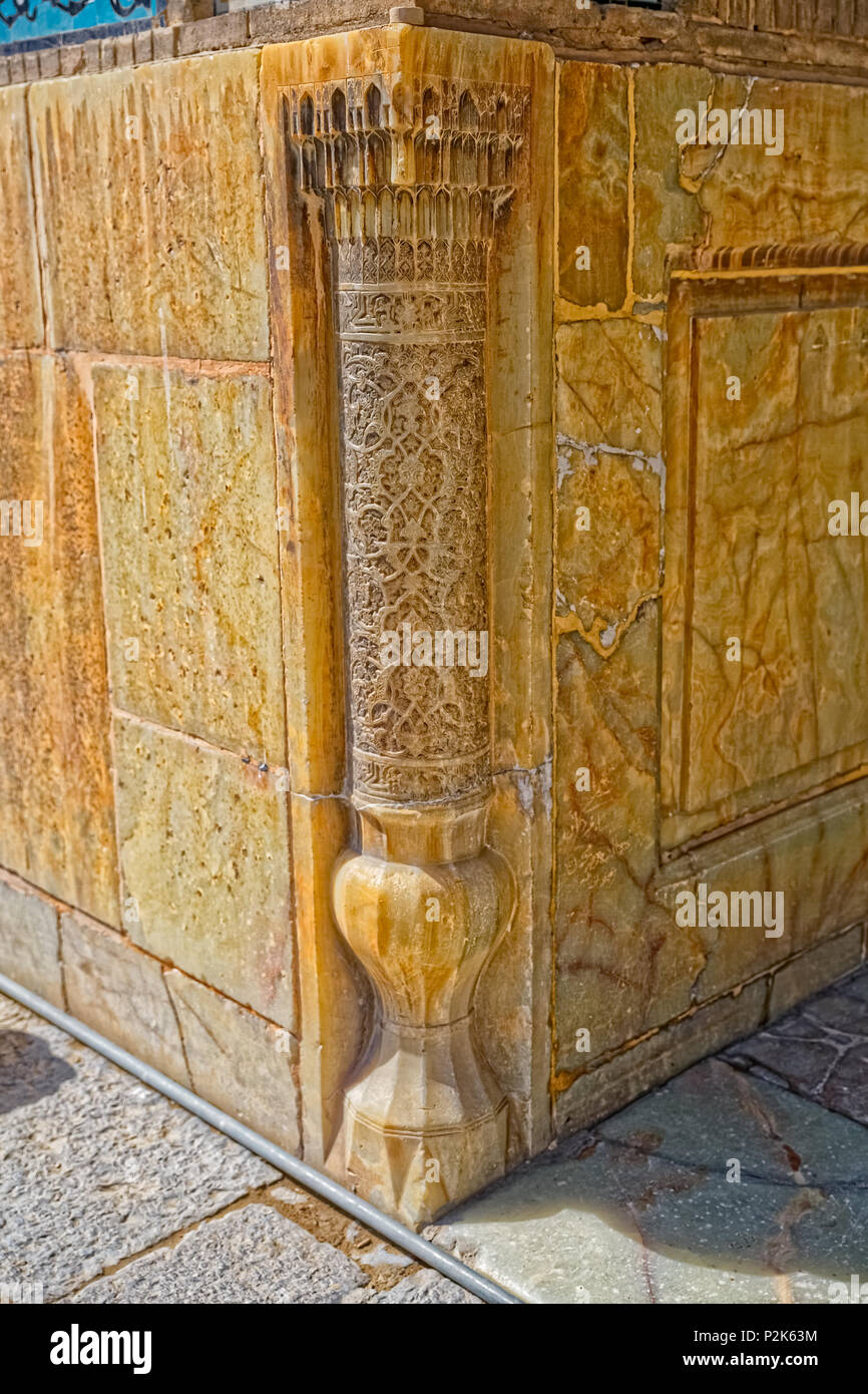 Isfahan Old Mosque corner Stock Photo - Alamy