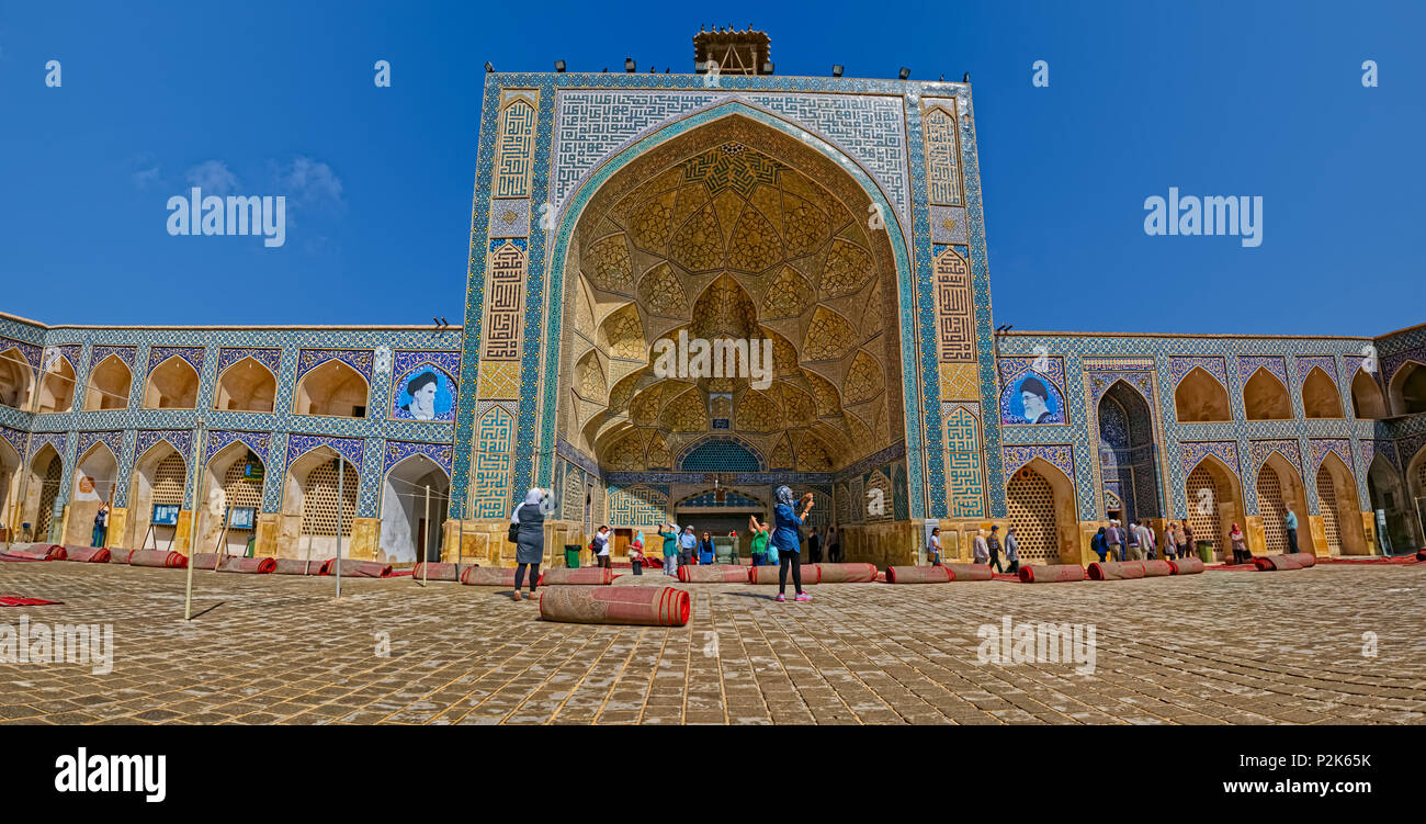 Jameh mosque west iwan Stock Photo - Alamy
