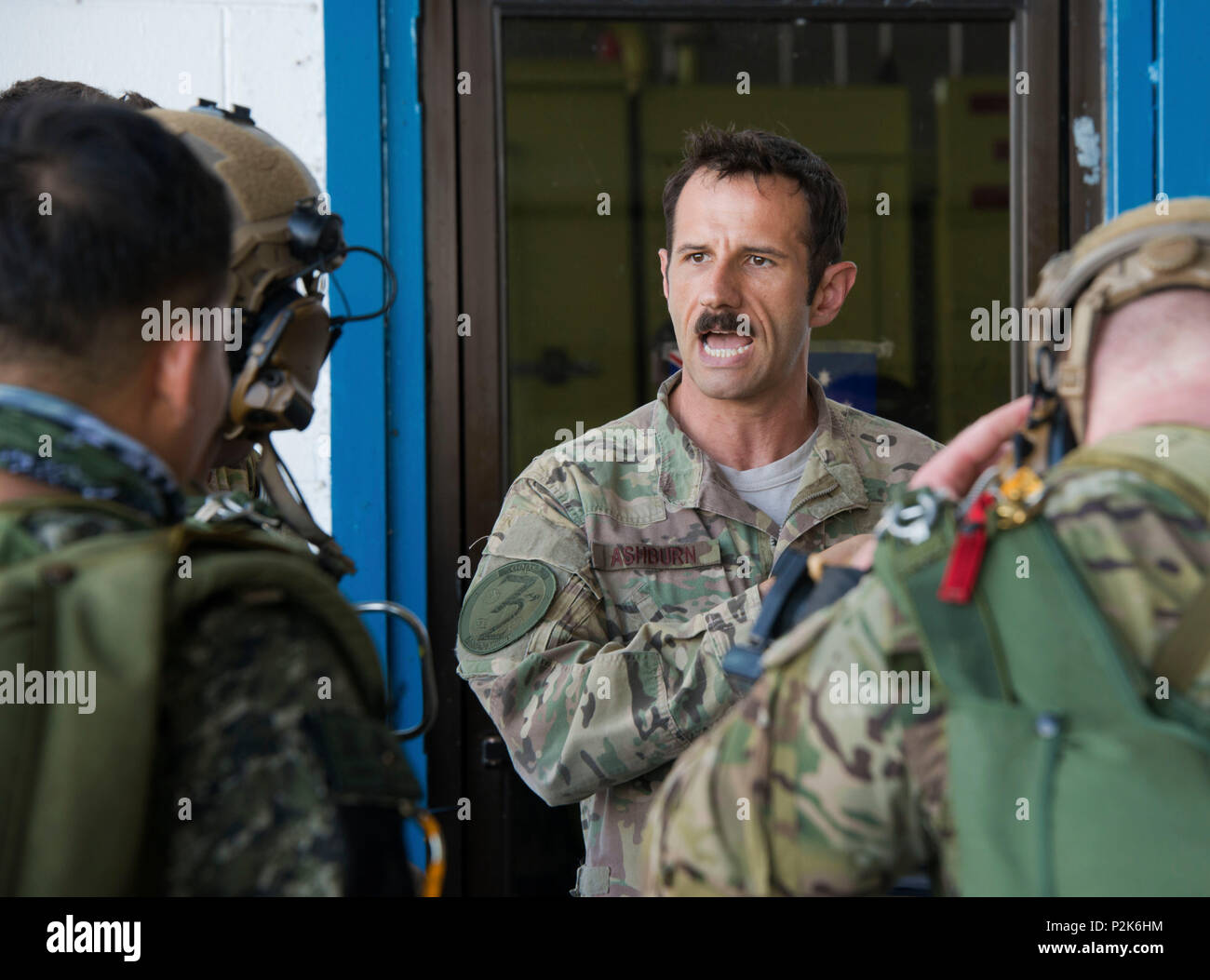Philippine army light reaction regiment hi-res stock photography and ...
