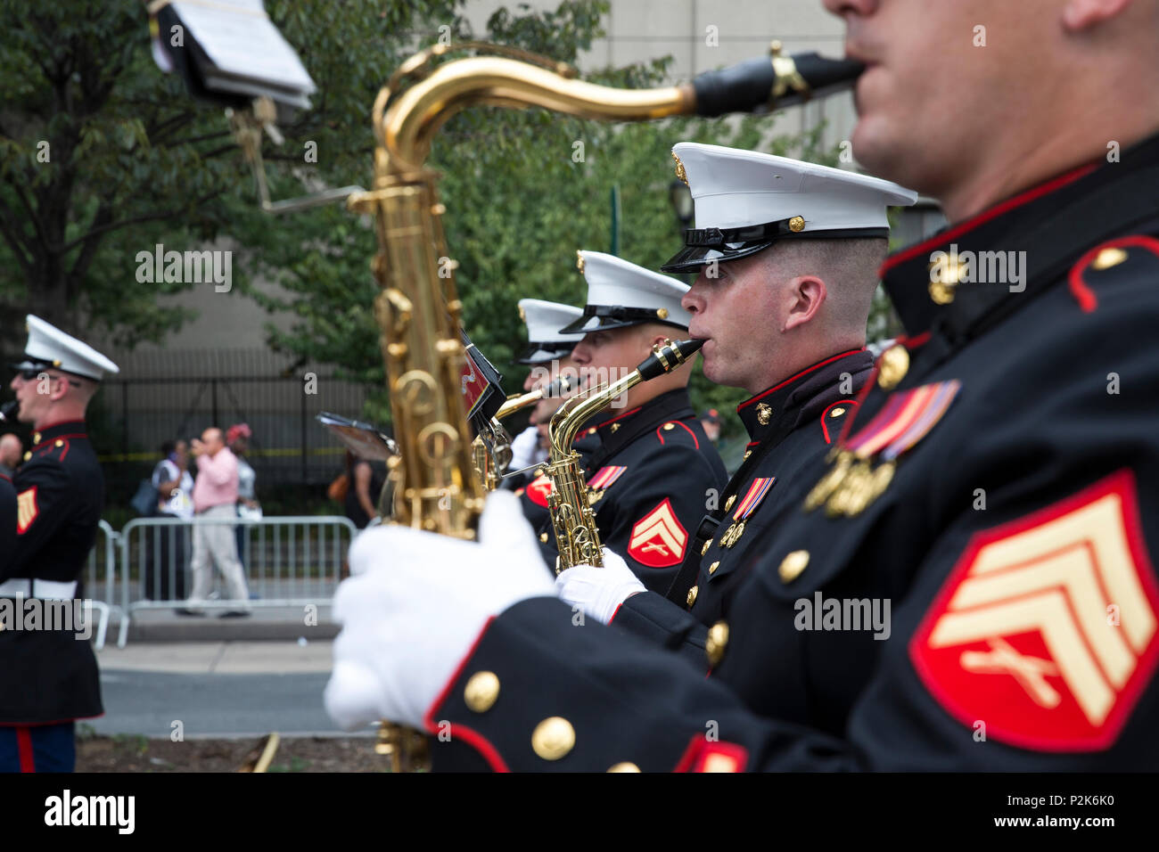 Fire department of new york pipes and drums hi-res stock photography ...