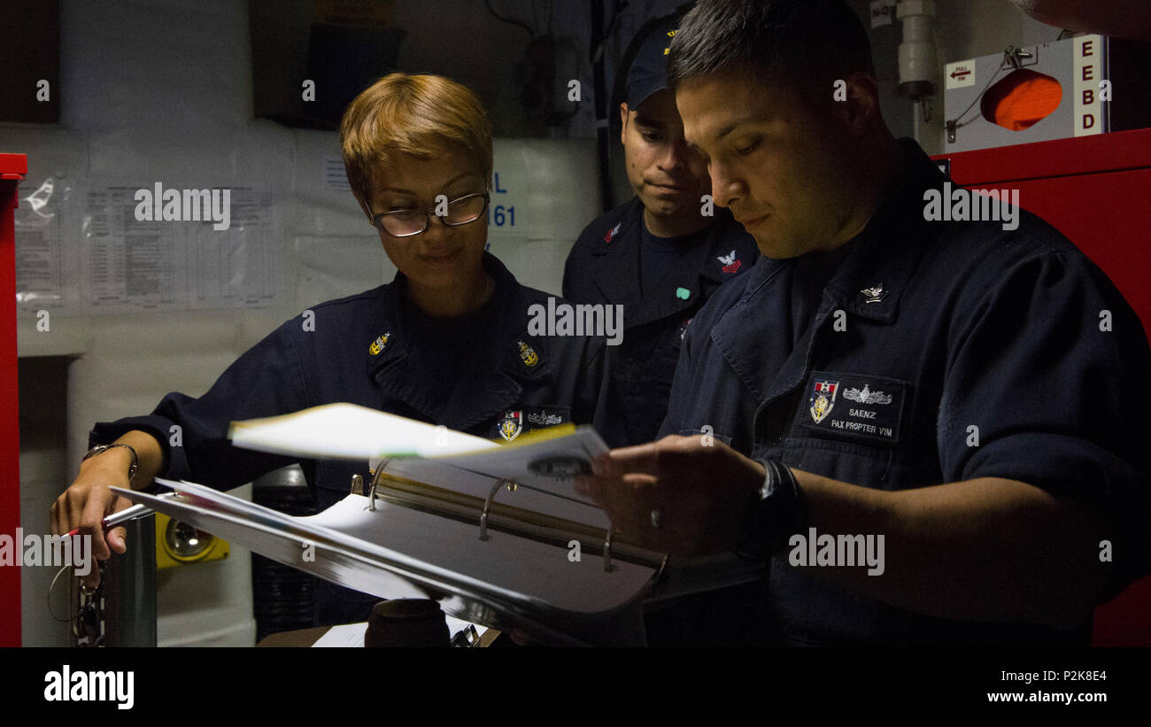 Petty officer 1st class matthew hi-res stock photography and images - Alamy