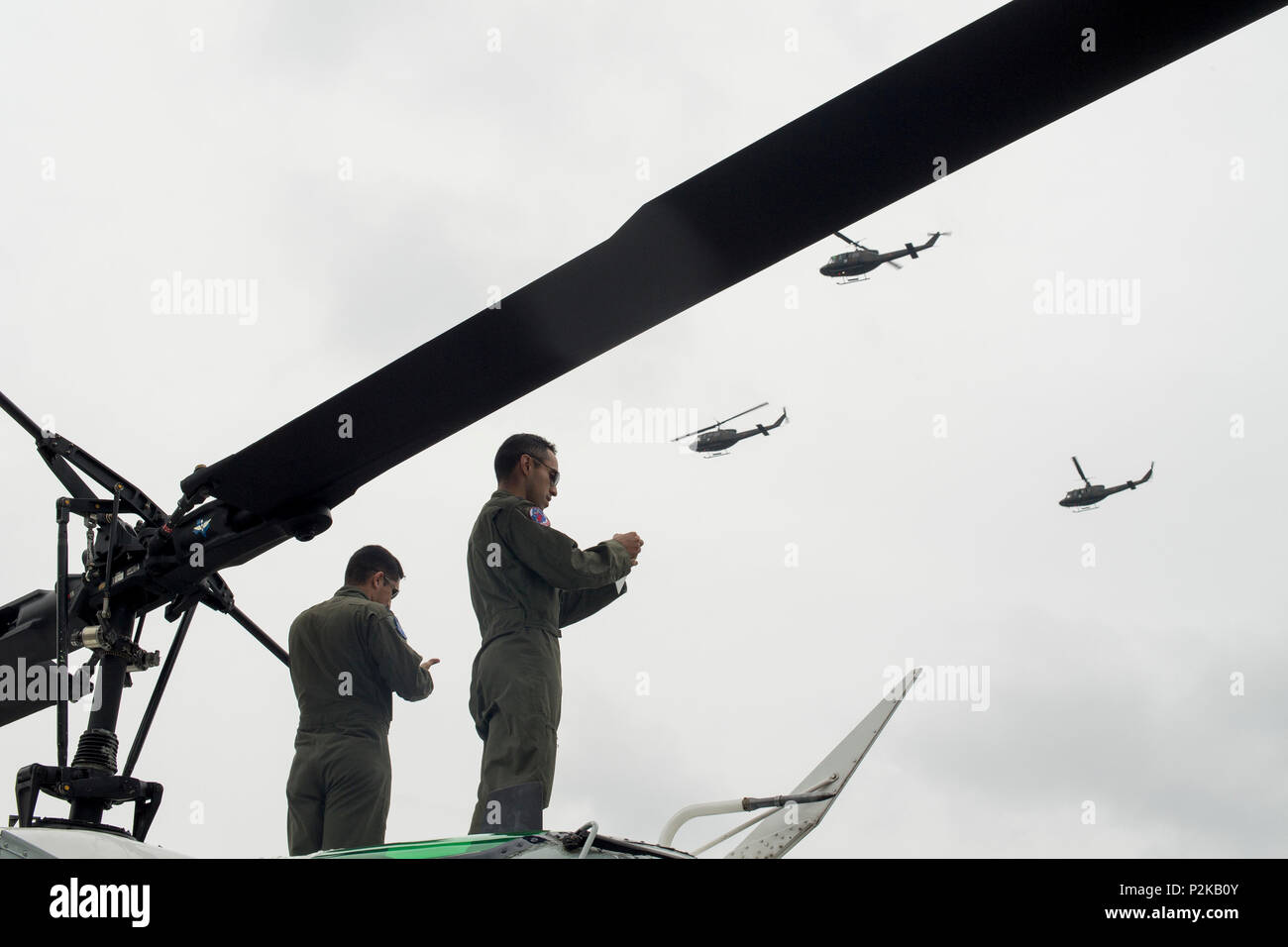 Hoist cam hi-res stock photography and images - Alamy