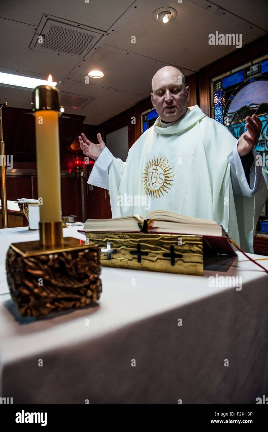 Chaplain the aircraft carrier uss ronald reagan cvn 76 hi-res stock ...