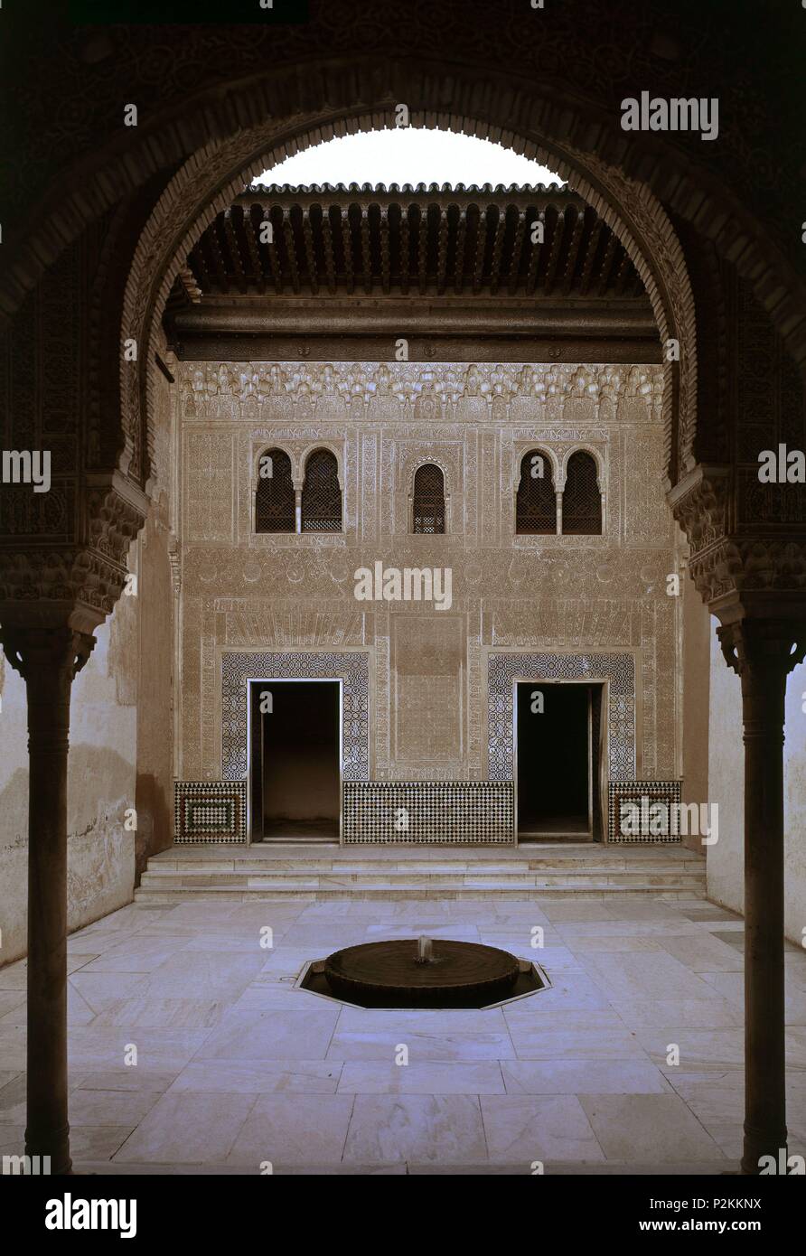 PALACIO DE COMARES - FACHADA DEL SALON DE EMBAJADORES. Location ...