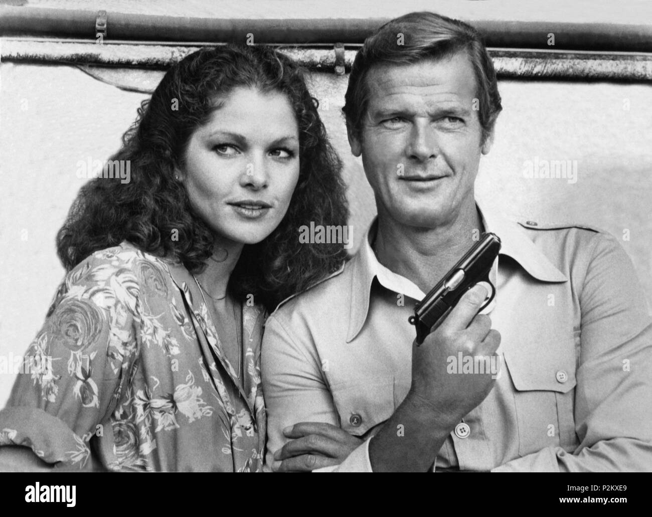 Moonraker Roger Moore 1979 James Bond Black and White Stock Photos & Images - Alamy