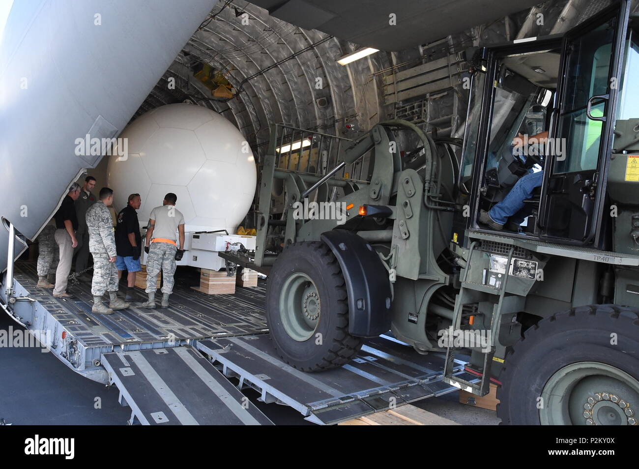 The 4th Space Operations Squadron mobile team execute a mobile space ...