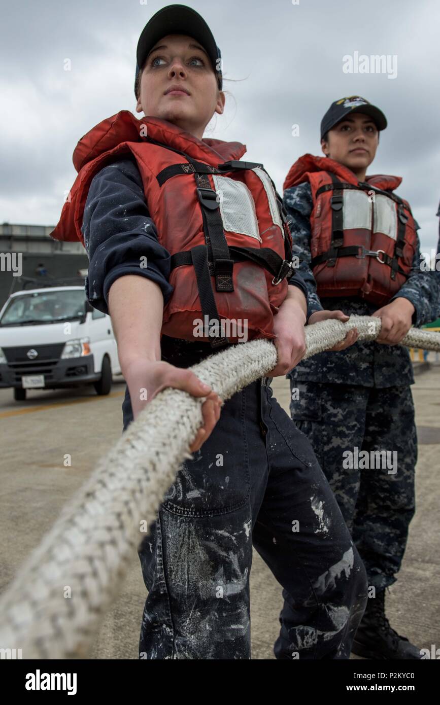 161222-N-OY799-056 YOKOSUKA, Japan (Dec. 22, 2016) Aviation Boatswain's ...