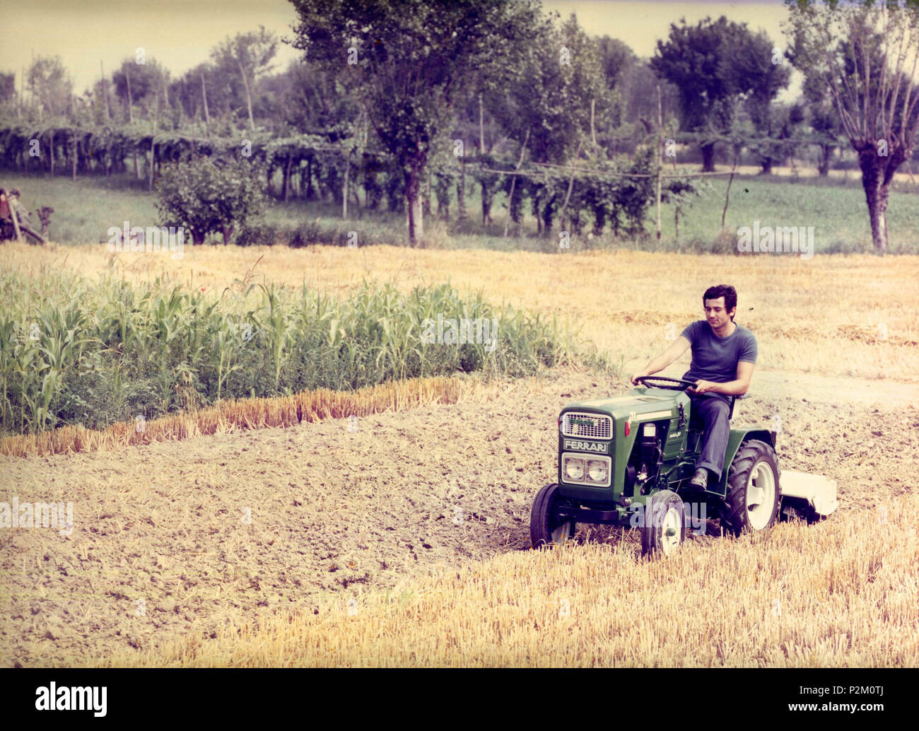 Modello di trattore anno 1975 hi-res stock photography and images - Alamy