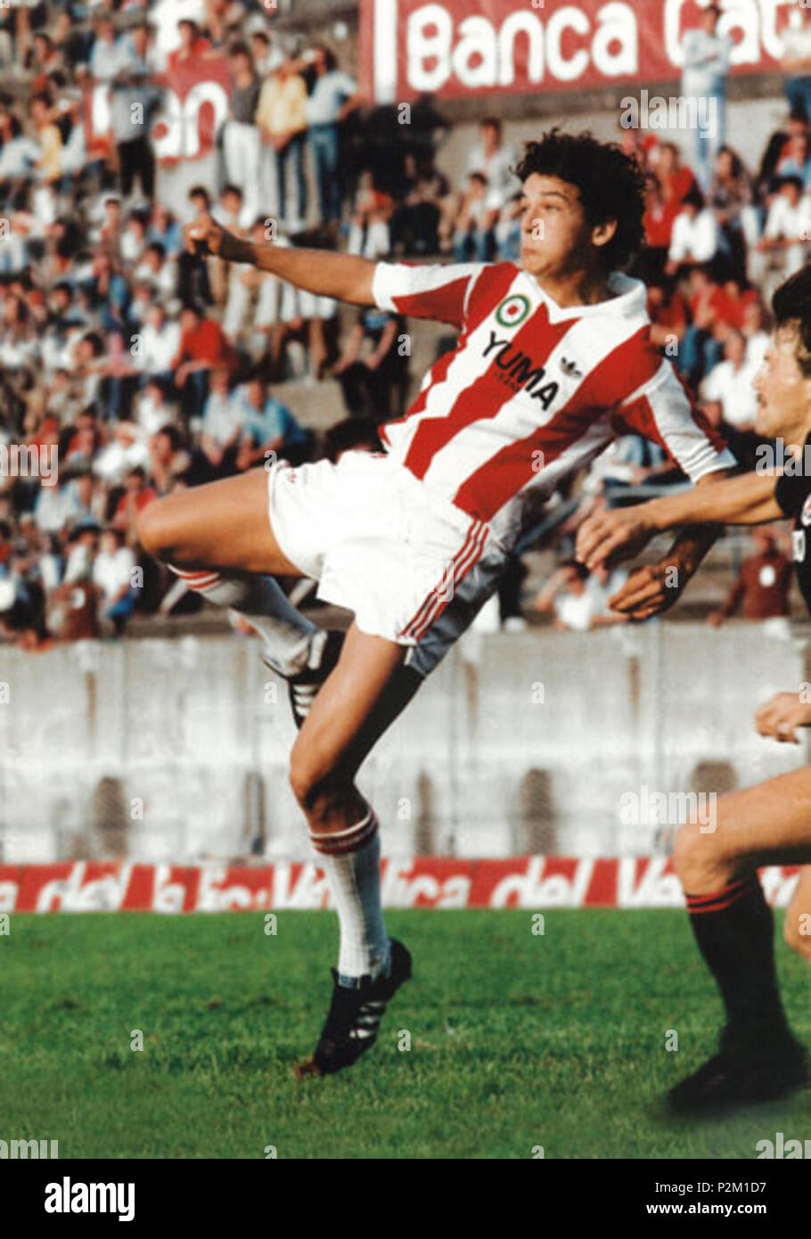 . Italiano: Un giovane Roberto Baggio al L.R. Vicenza nella stagione ...