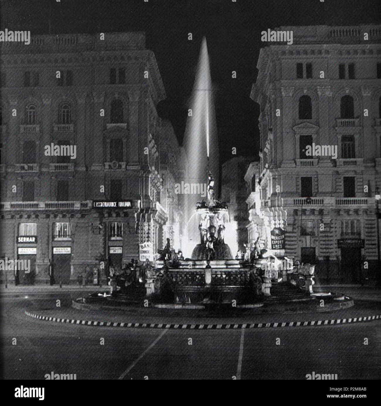 Napoli di notte hi-res stock photography and images - Alamy