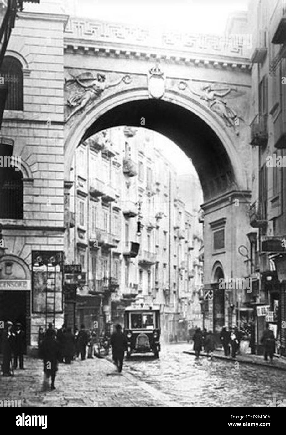 Via chiaia napoli hi-res stock photography and images - Alamy