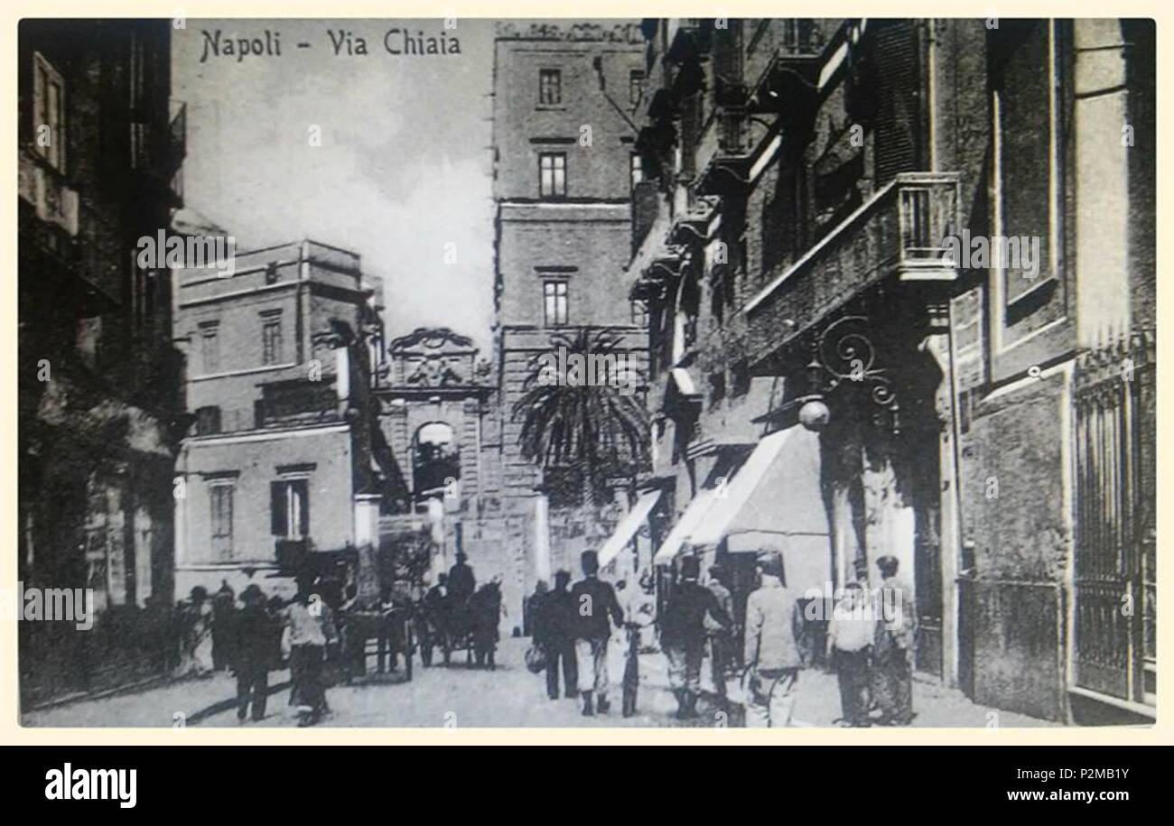 Via chiaia napoli hi-res stock photography and images - Alamy