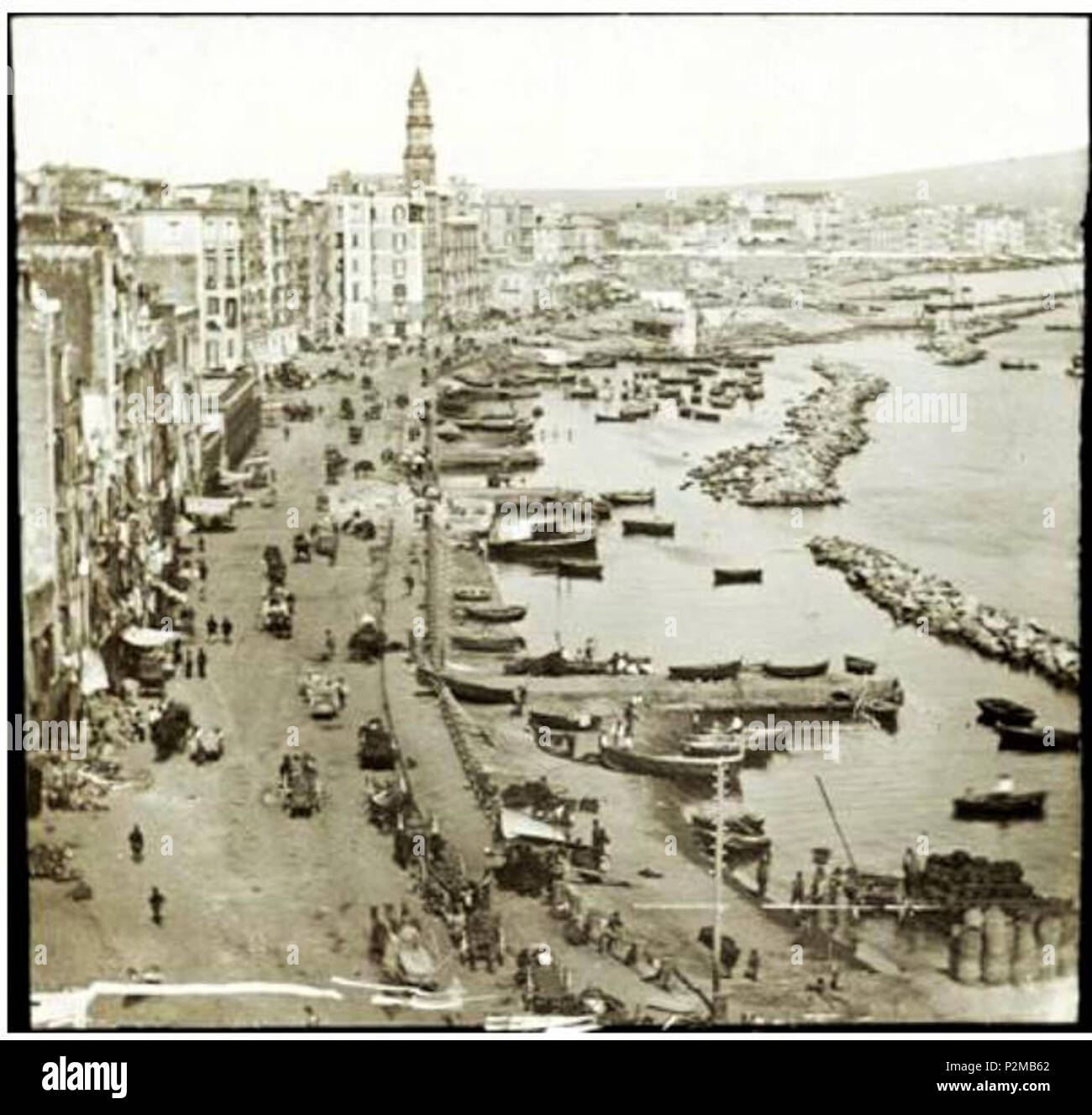 . Italiano: Napoli - Via Marina con campanile della chiesa del Carmine ...