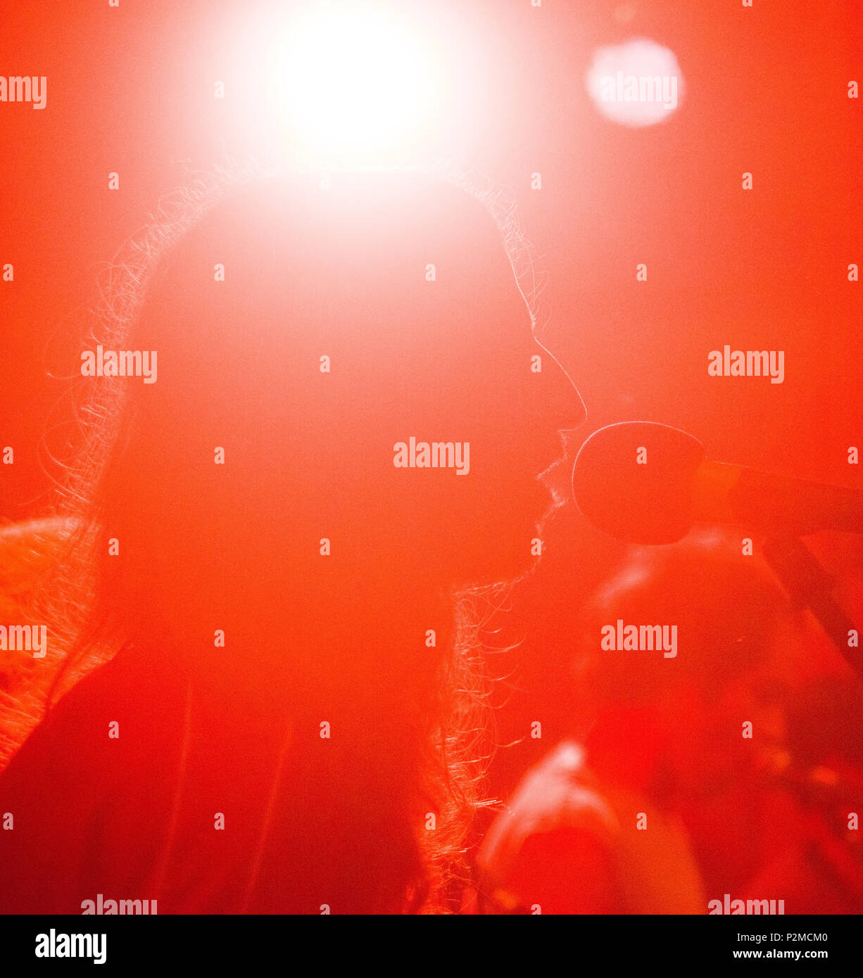 Singer Silhouette Stock Photos & Singer Silhouette Stock Images - Alamy