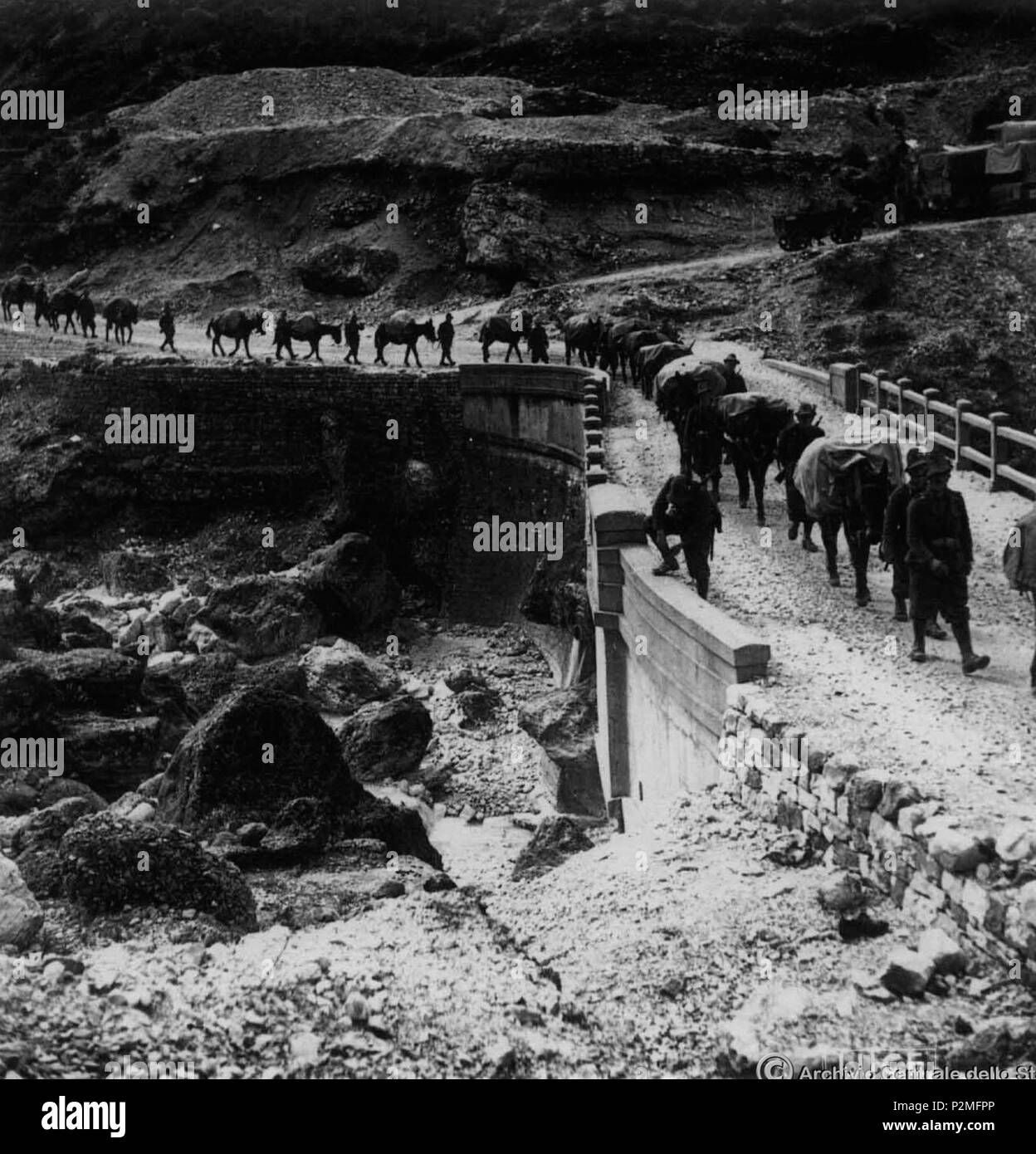 . English: Capture of Tepelene by Italian troops in the winter of 1941 ...