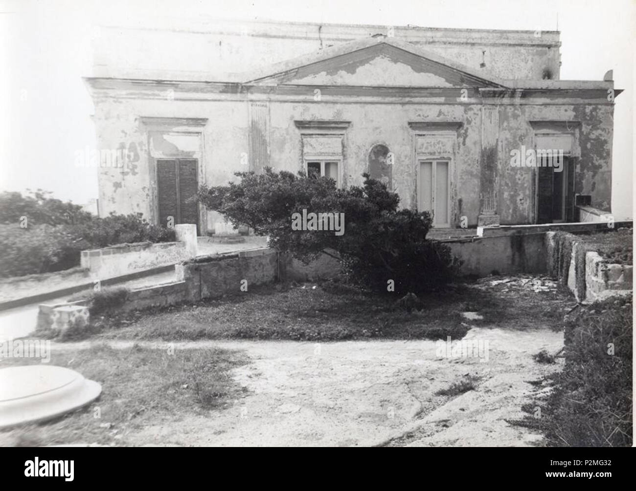 . Italiano: Napoli, Posillipo - Isola della Gaiola: villa abbandonata ...