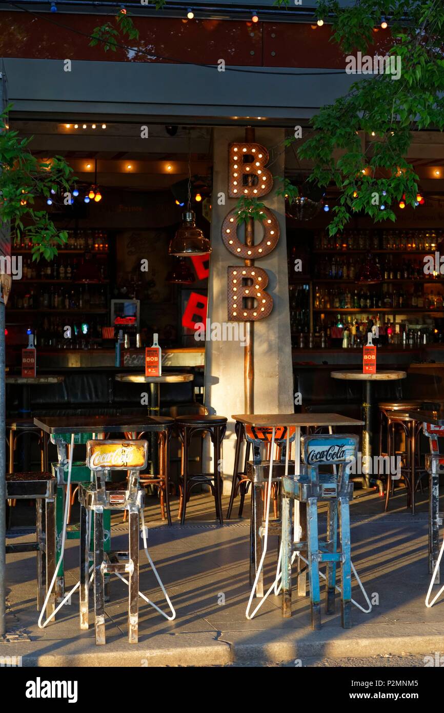 Cafe and cocktails bar hi-res stock photography and images - Alamy