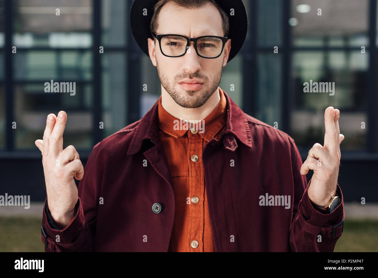 Hand guns hi-res stock photography and images - Alamy
