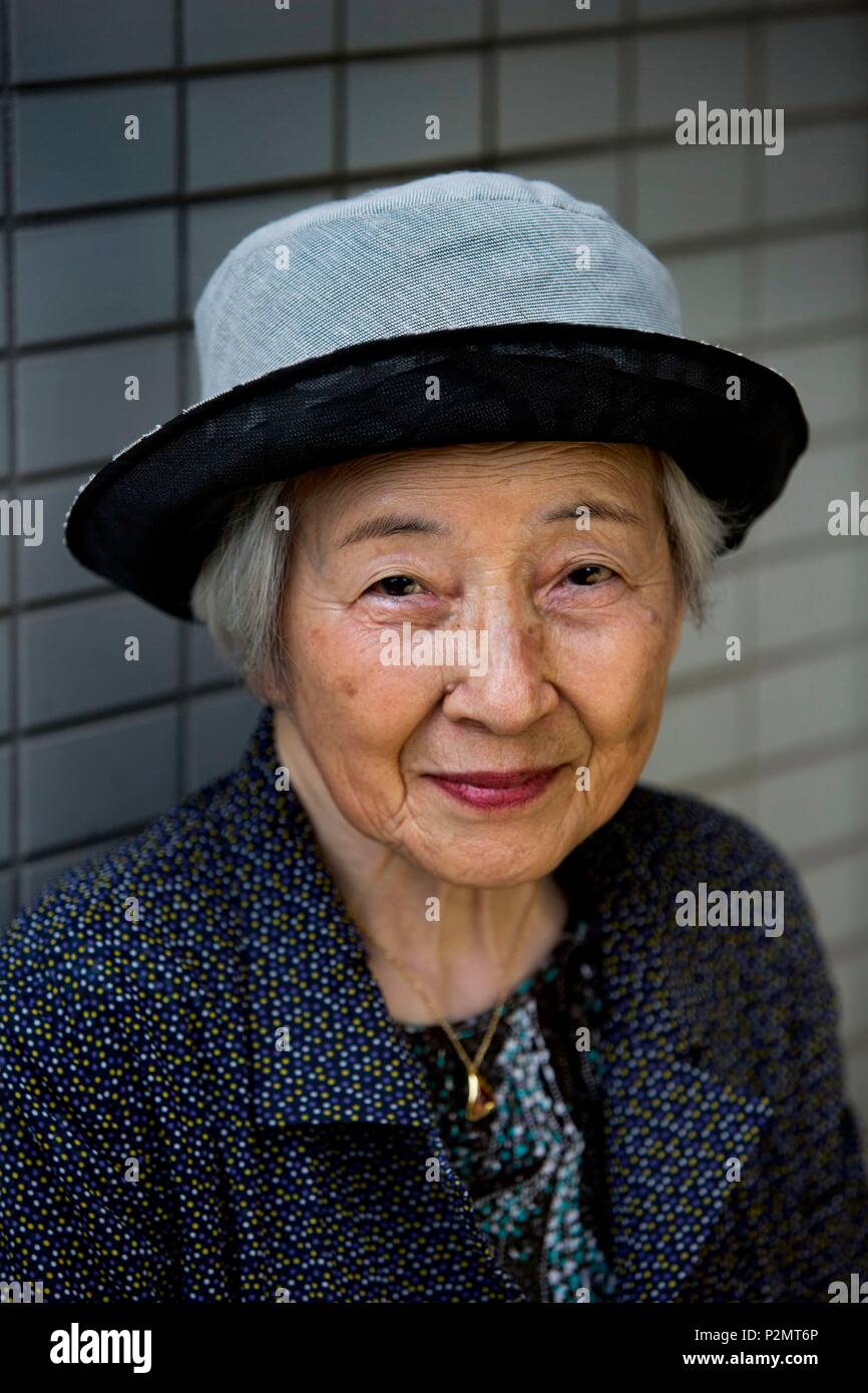 Member tokyo hi-res stock photography and images - Alamy